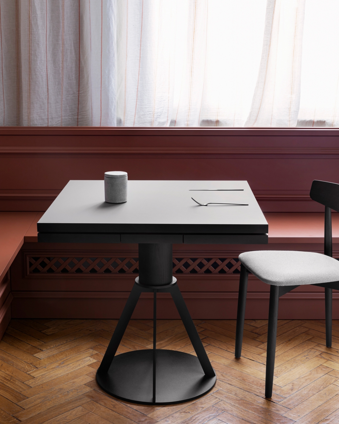 The Potential of the Square Table - Discovering the Art of Living with ...