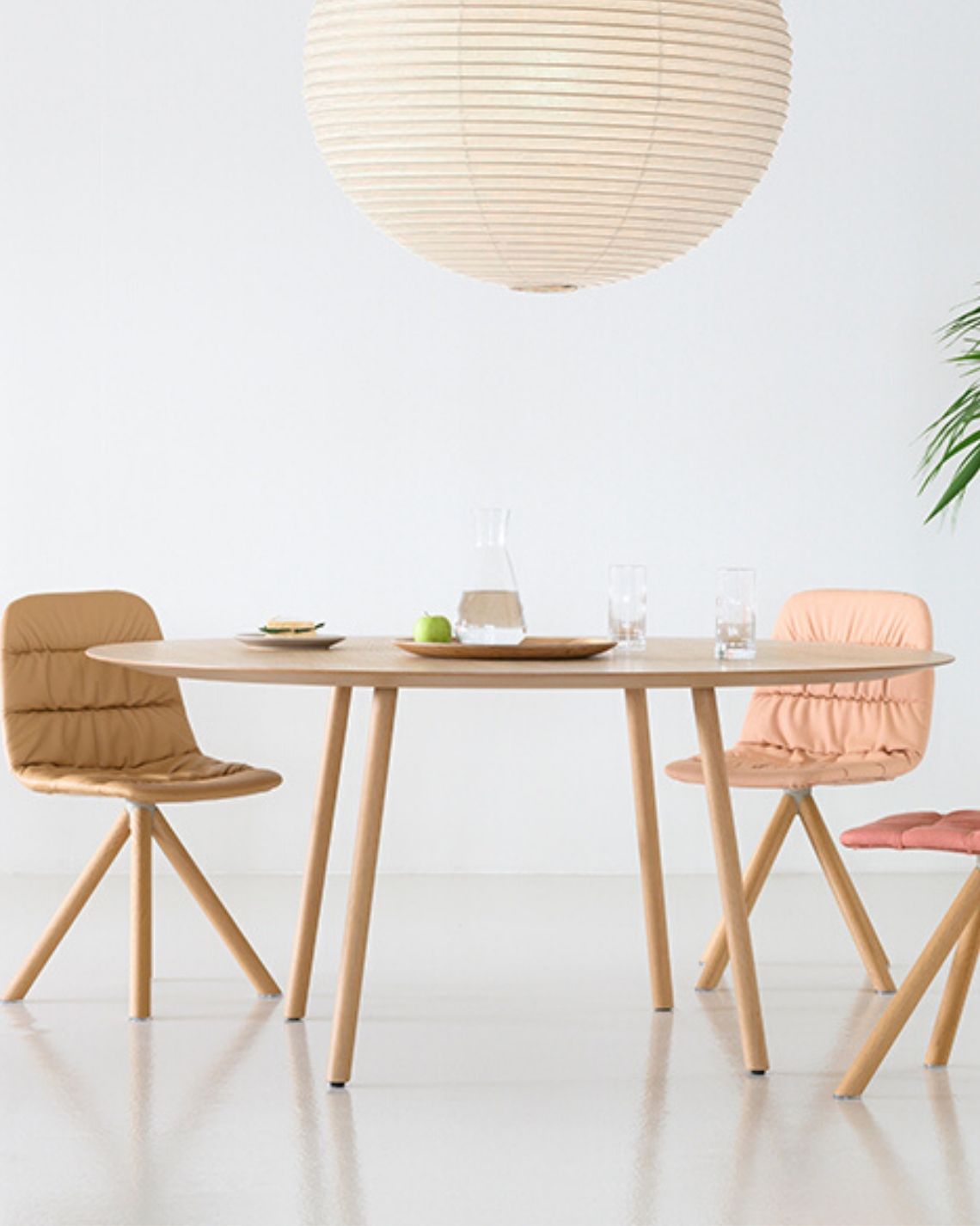 The Elegance of the Round Table - Discovering the Art of Living with ...