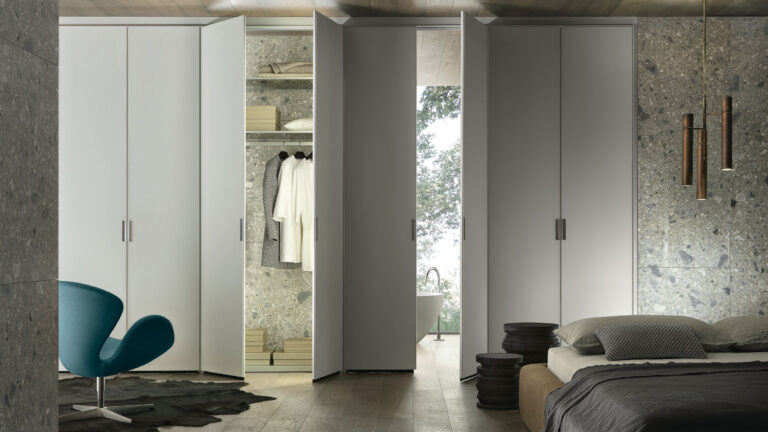 Walk-in Closet and Separating Elements - Discovering the Art of Living ...