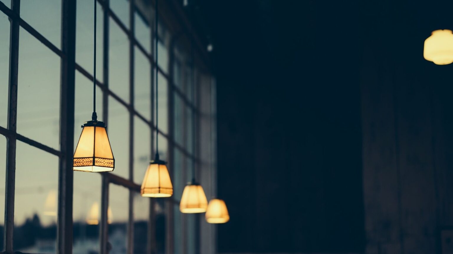 Decorating with Lamps - Discovering the Art of Living with Lomuarredi ...