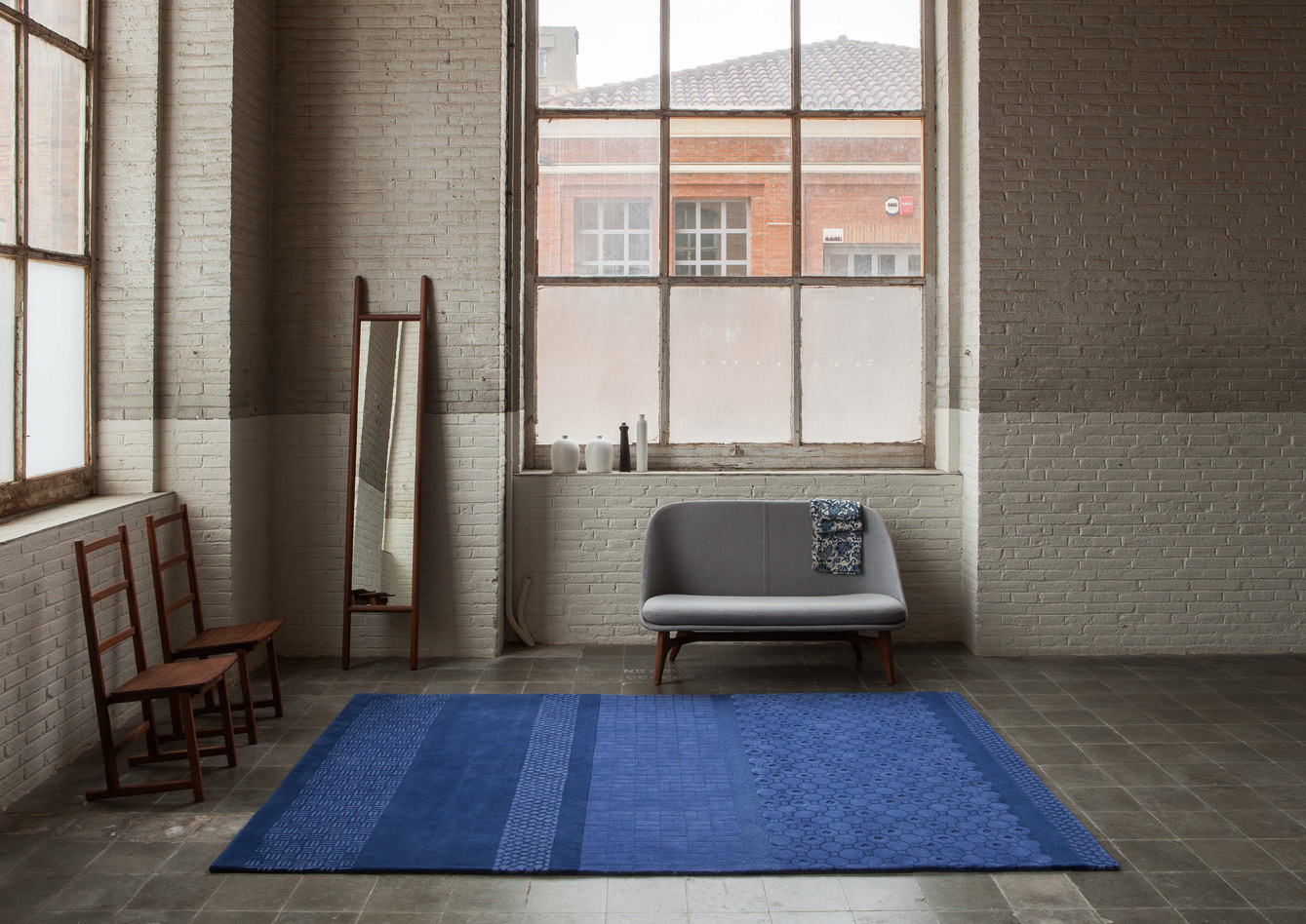 5 Must-Have Designer Rugs for your Living Room. - Discovering the Art ...