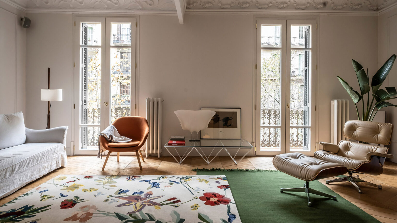 5 Must-Have Designer Rugs for your Living Room. - Discovering the Art ...