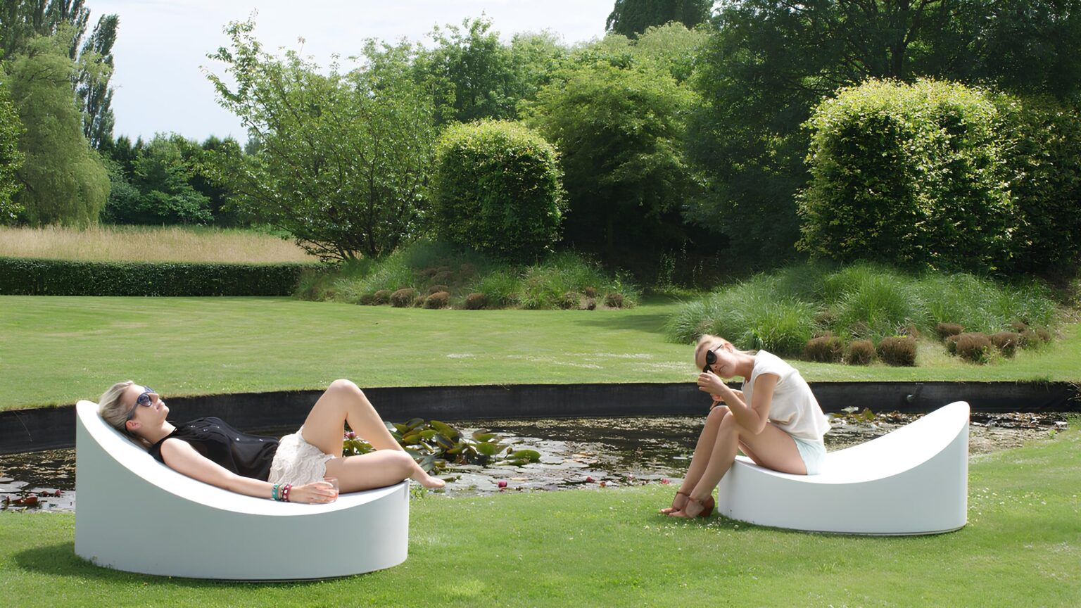 Sixinch Furniture - Discovering the Art of Living with Lomuarredi ...